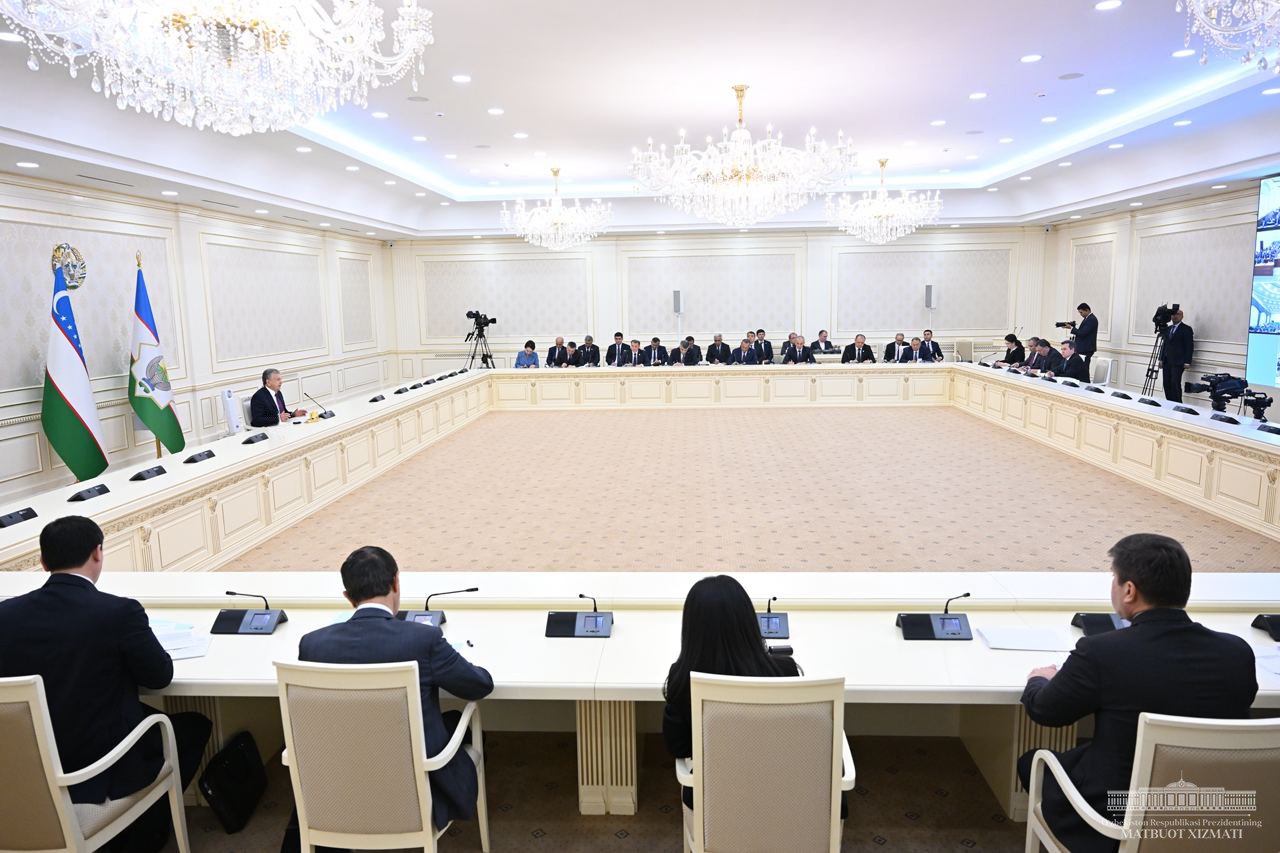 Prezident Shavkat Mirziyoyev maktab ta'limidagi masalalarni muhokama qilish va ustuvor ...