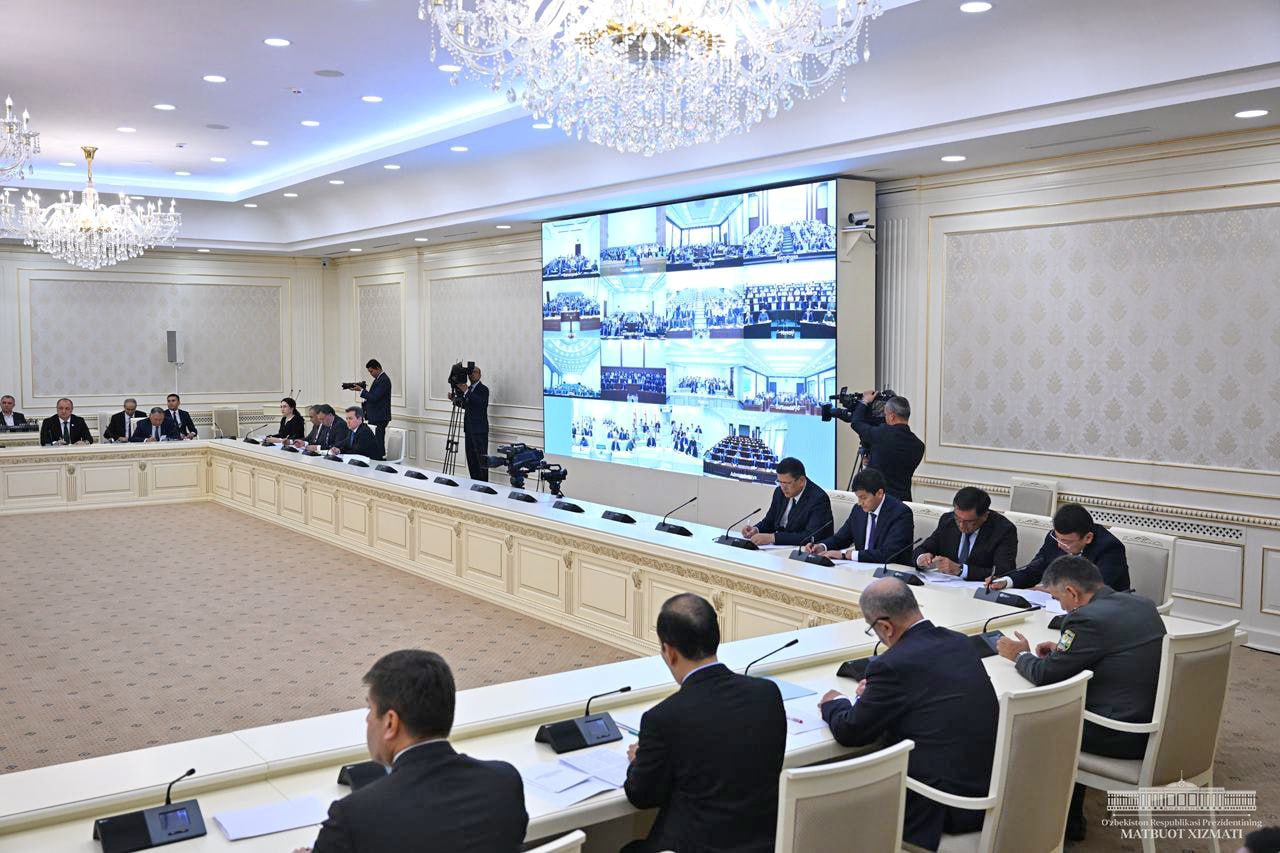Prezident Shavkat Mirziyoyev maktab ta'limidagi masalalarni muhokama qilish va ustuvor ...