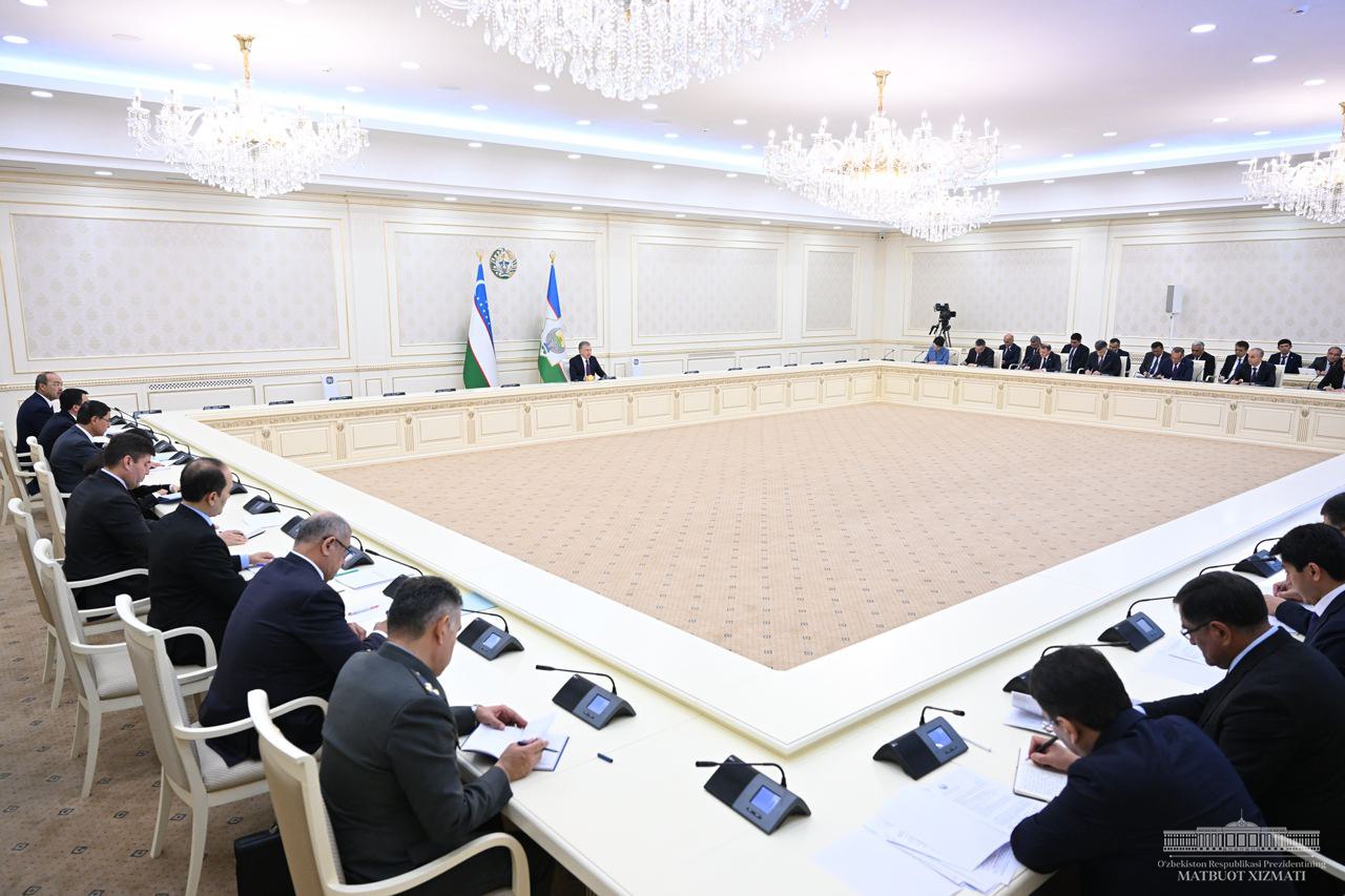 Prezident Shavkat Mirziyoyev maktab ta'limidagi masalalarni muhokama qilish va ustuvor ...