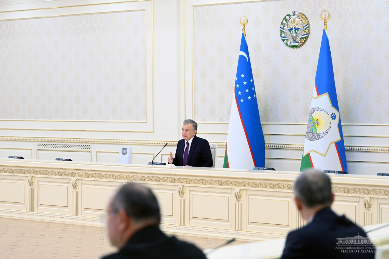 Prezident Shavkat Mirziyoyev maktab ta'limidagi masalalarni muhokama qilish va ustuvor ...